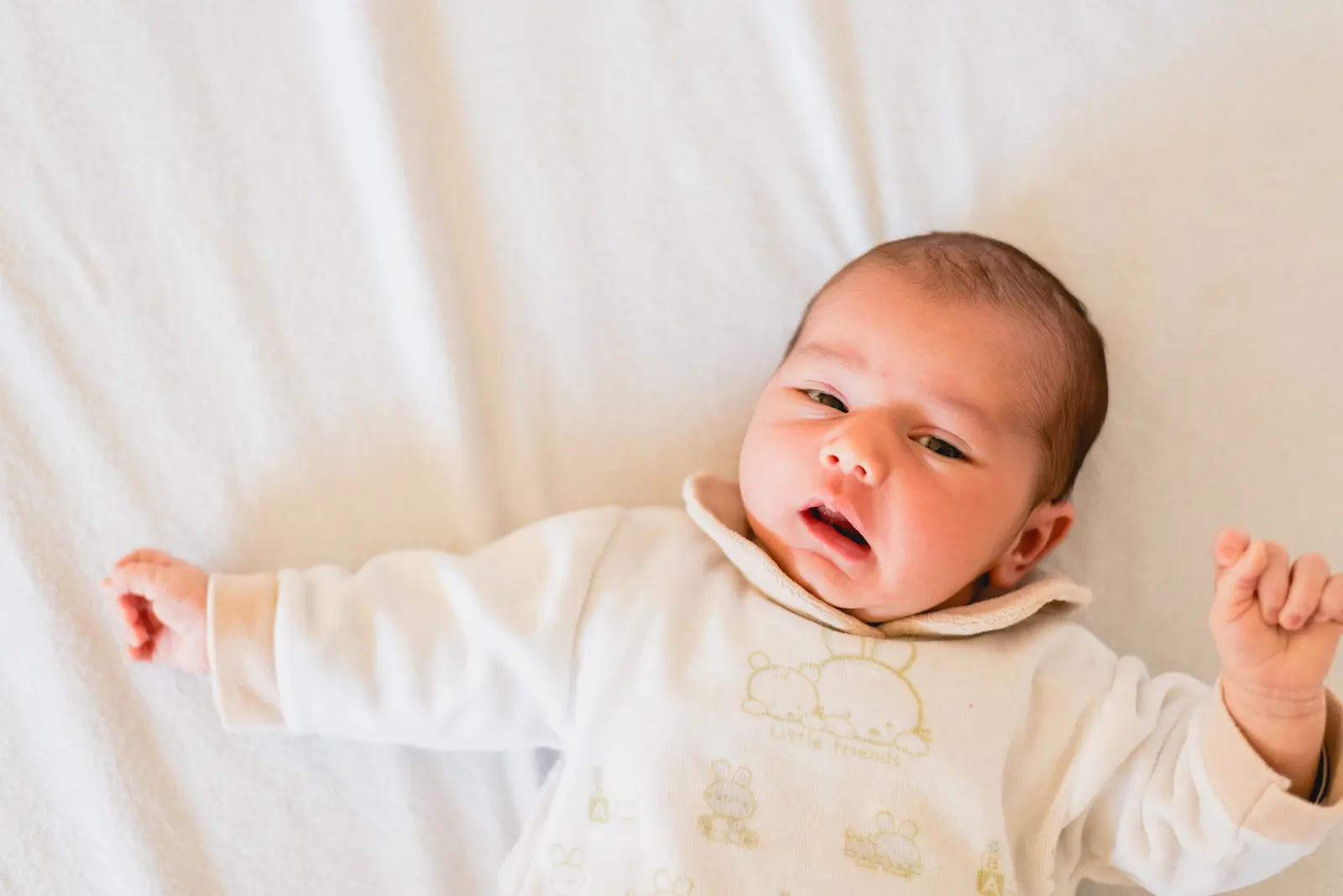 Convulsions chez le bébé : causes et traitements - May app